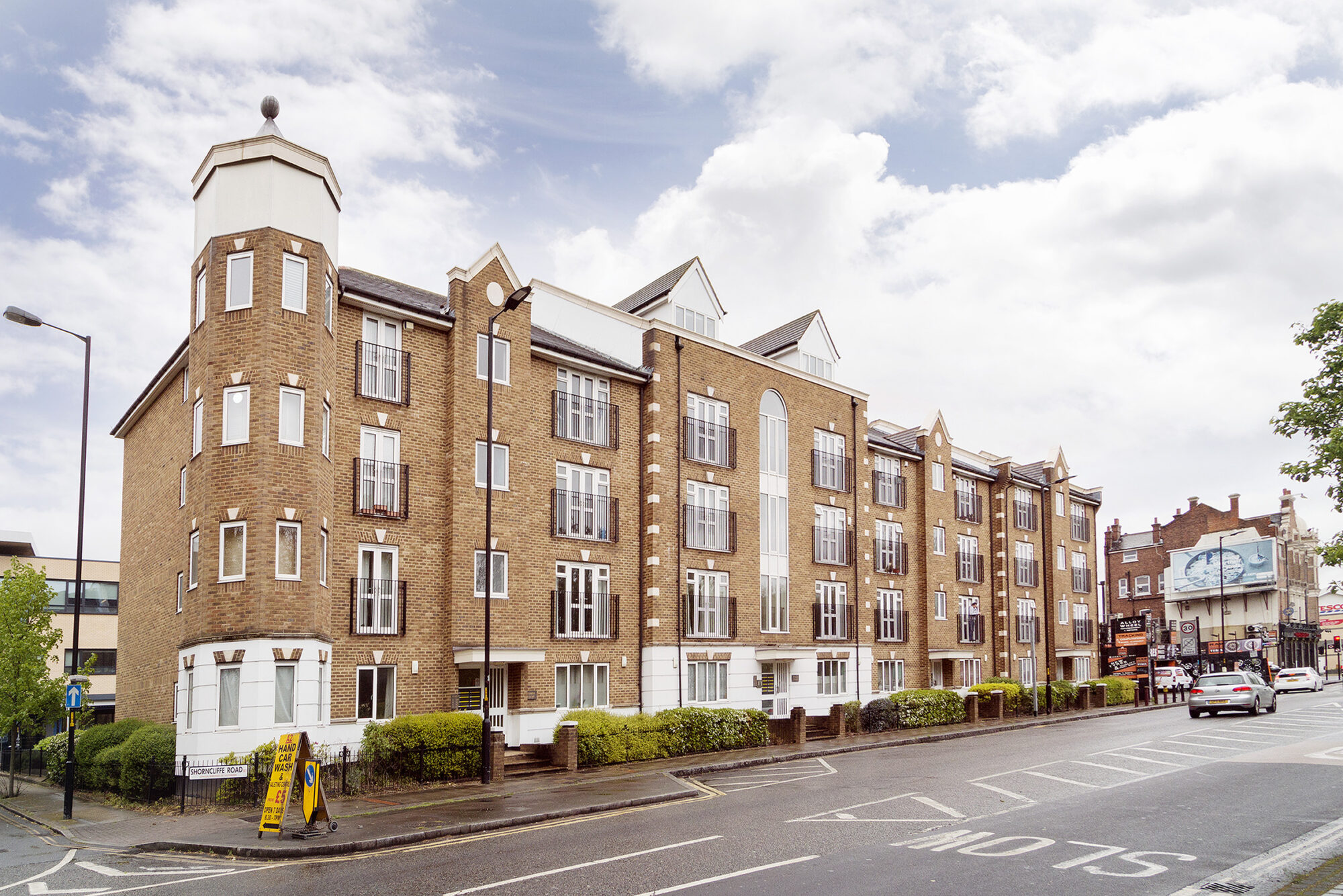 5 Riddell Court - Great Apartments and Homes